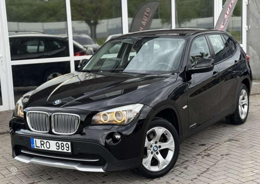 Black BMW X1 2011 in Radviliskis, with an engine capacity of 2.00 L and mileage of 388 thousand km for 4650 €, photo 1 on AUTOMOTO.COM.LV