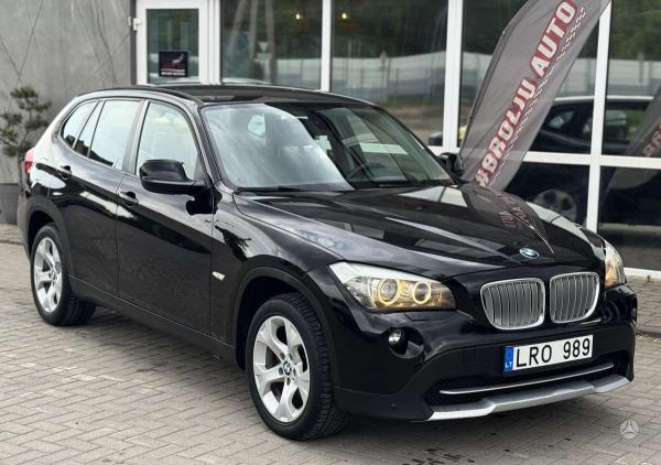 Black BMW X1 2011 in Radviliskis, with an engine capacity of 2.00 L and mileage of 388 thousand km for 4650 €, photo 4 on AUTOMOTO.COM.LV