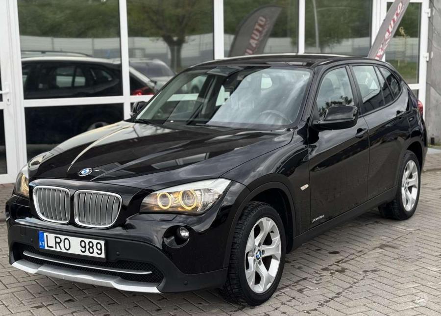 Black BMW X1 2011 in Radviliskis, with an engine capacity of 2.00 L and mileage of 388 thousand km for 4650 €, photo 6 on AUTOMOTO.COM.LV