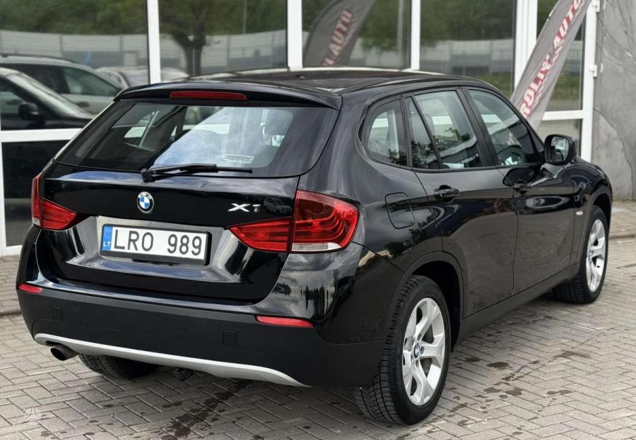 Black BMW X1 2011 in Radviliskis, with an engine capacity of 2.00 L and mileage of 388 thousand km for 4650 €, photo 10 on AUTOMOTO.COM.LV