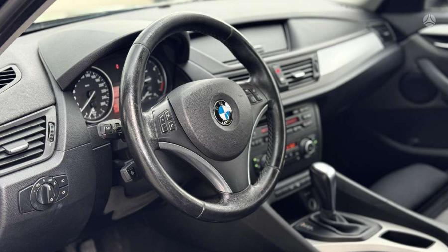 Black BMW X1 2011 in Radviliskis, with an engine capacity of 2.00 L and mileage of 388 thousand km for 4650 €, photo 15 on AUTOMOTO.COM.LV