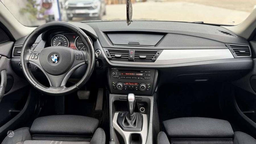 Black BMW X1 2011 in Radviliskis, with an engine capacity of 2.00 L and mileage of 388 thousand km for 4650 €, photo 17 on AUTOMOTO.COM.LV