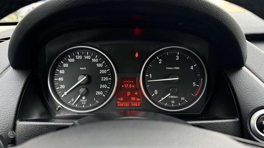 Black BMW X1 2011 in Radviliskis, with an engine capacity of 2.00 L and mileage of 388 thousand km for 4650 €, photo 19 on AUTOMOTO.COM.LV