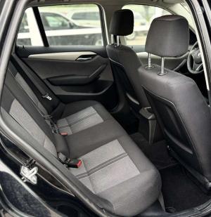 Black BMW X1 2011 in Radviliskis, with an engine capacity of 2.00 L and mileage of 388 thousand km for 4650 €, photo 23 on AUTOMOTO.COM.LV