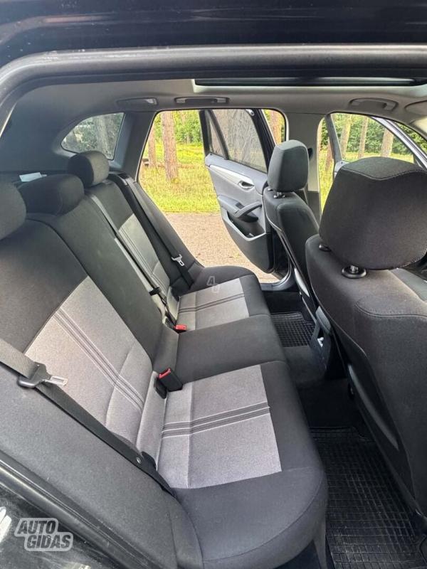 Black BMW X1 2011 in Ukmerge, with an engine capacity of 2.00 L and mileage of 273 thousand km for 6000 €, photo 8 on AUTOMOTO.COM.LV