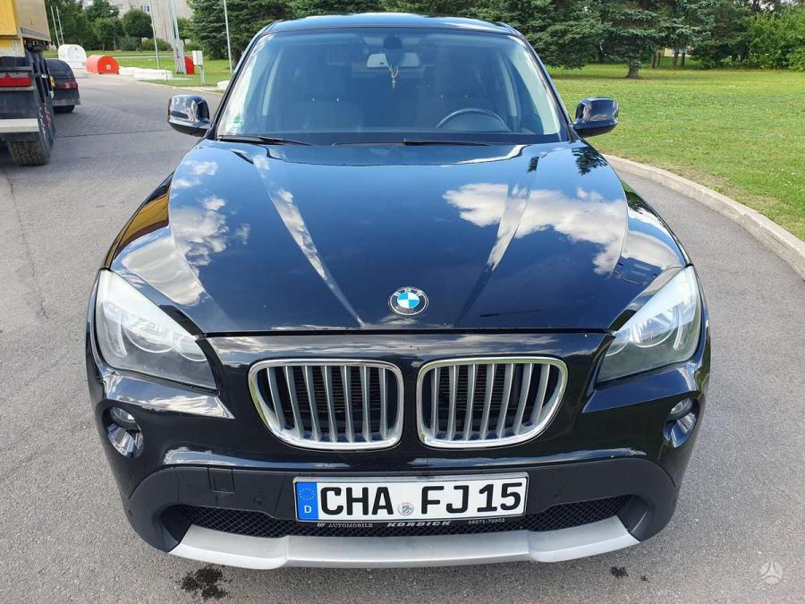 Black BMW X1 2011 in Rokiskis, with an engine capacity of 2.00 L and mileage of 182 thousand km for 4999 €, photo 1 on AUTOMOTO.COM.LV