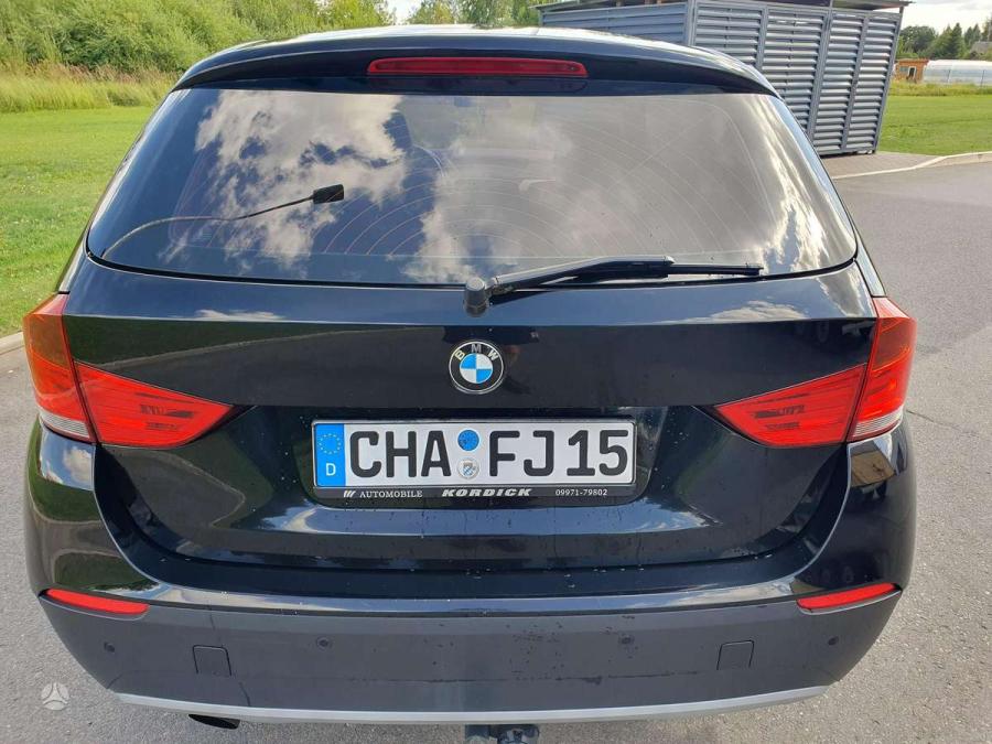 Black BMW X1 2011 in Rokiskis, with an engine capacity of 2.00 L and mileage of 182 thousand km for 4999 €, photo 7 on AUTOMOTO.COM.LV