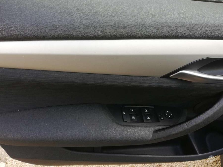 Black BMW X1 2011 in Rokiskis, with an engine capacity of 2.00 L and mileage of 182 thousand km for 4999 €, photo 9 on AUTOMOTO.COM.LV