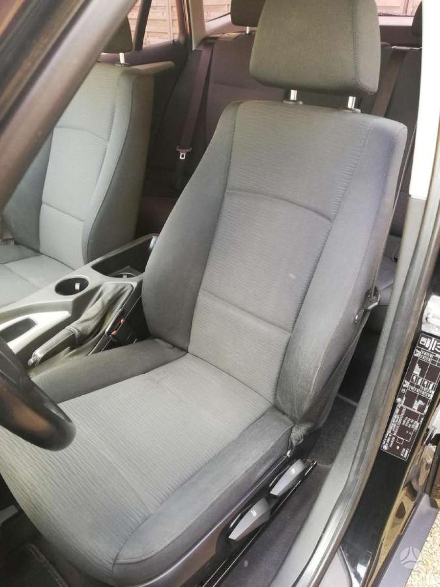 Black BMW X1 2011 in Rokiskis, with an engine capacity of 2.00 L and mileage of 182 thousand km for 4999 €, photo 14 on AUTOMOTO.COM.LV