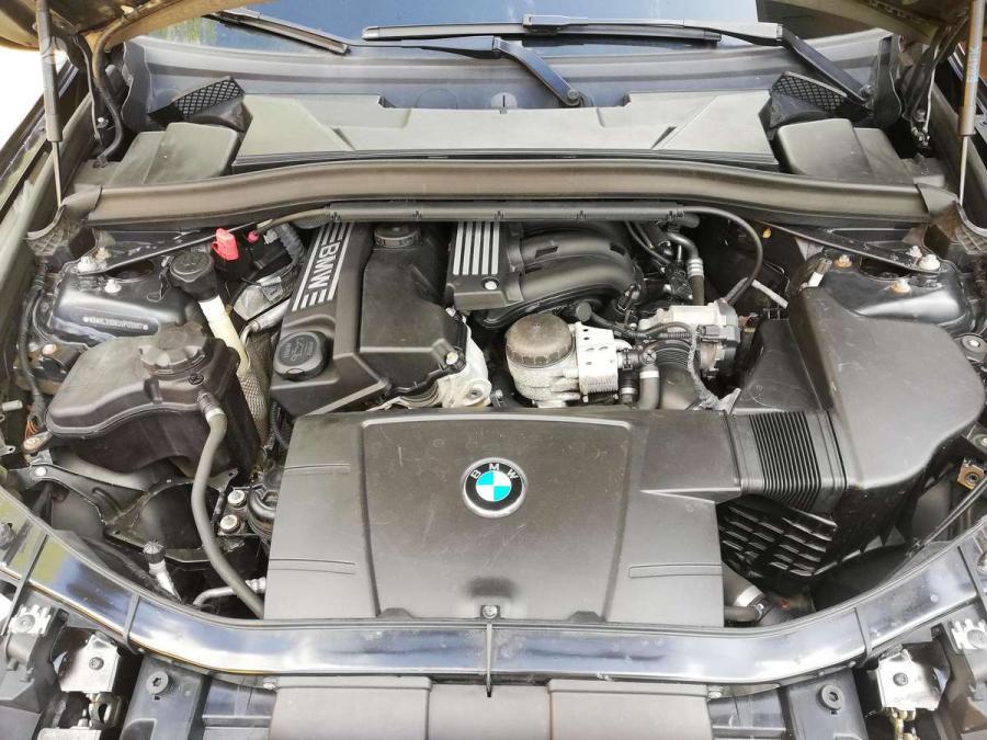 Black BMW X1 2011 in Rokiskis, with an engine capacity of 2.00 L and mileage of 182 thousand km for 4999 €, photo 17 on AUTOMOTO.COM.LV