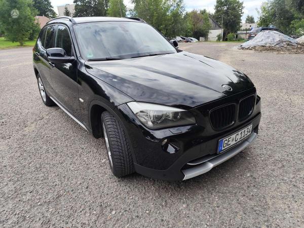 Black BMW X1 2011 in Raseiniai, with an engine capacity of 2.00 L and mileage of 196 thousand km for 6800 €, photo 3 on AUTOMOTO.COM.LV