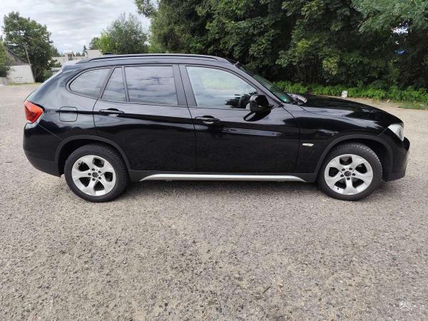 Black BMW X1 2011 in Raseiniai, with an engine capacity of 2.00 L and mileage of 196 thousand km for 6800 €, photo 9 on AUTOMOTO.COM.LV
