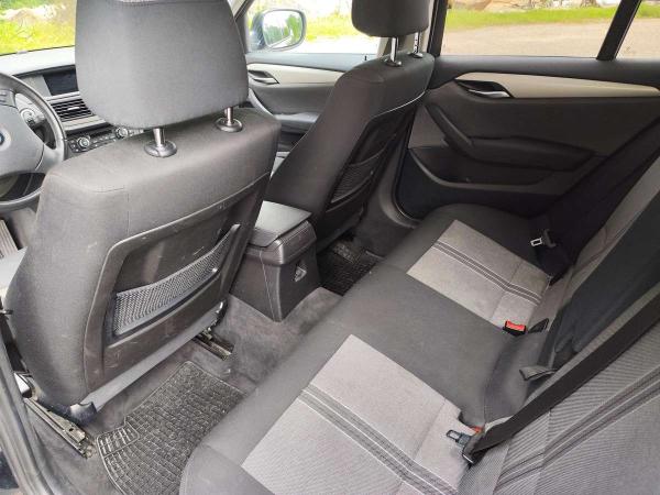 Black BMW X1 2011 in Raseiniai, with an engine capacity of 2.00 L and mileage of 196 thousand km for 6800 €, photo 11 on AUTOMOTO.COM.LV