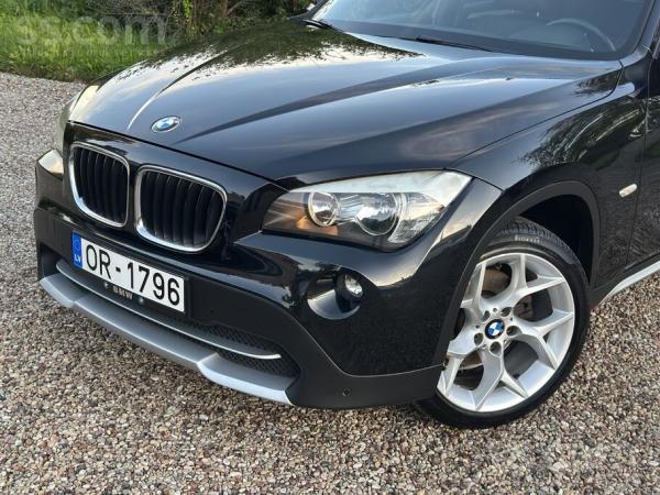 Melns BMW X1 2011 Tukums, ar dzinēja tilpumu 2.00 L un nobraukumu 240 tūkst. km par 6990 €, foto 5 vietnē AUTOMOTO.COM.LV