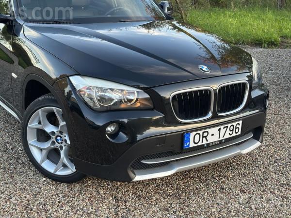 Melns BMW X1 2011 Tukums, ar dzinēja tilpumu 2.00 L un nobraukumu 240 tūkst. km par 6990 €, foto 6 vietnē AUTOMOTO.COM.LV