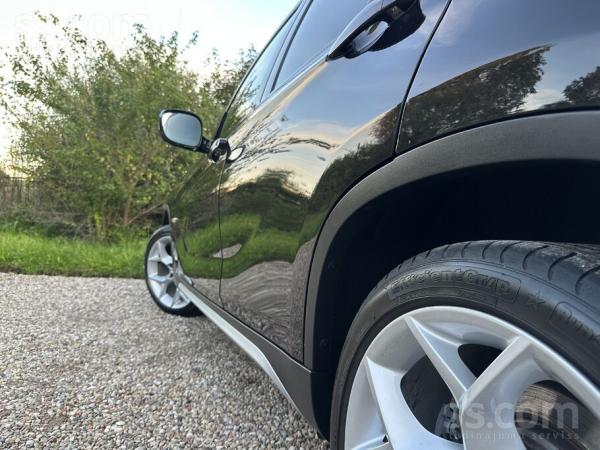 Melns BMW X1 2011 Tukums, ar dzinēja tilpumu 2.00 L un nobraukumu 240 tūkst. km par 6990 €, foto 9 vietnē AUTOMOTO.COM.LV