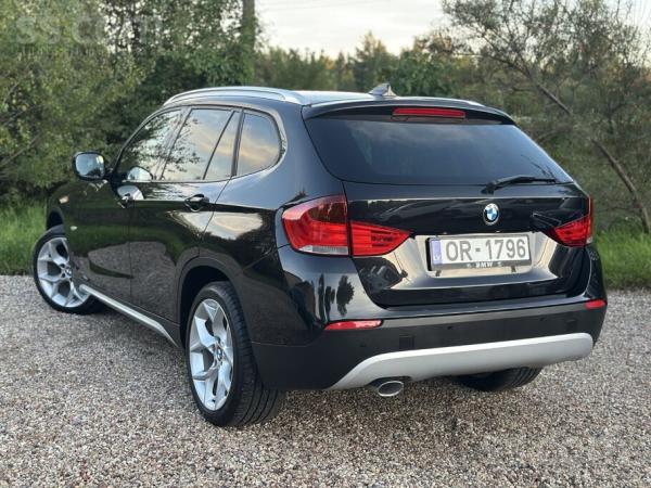 Melns BMW X1 2011 Tukums, ar dzinēja tilpumu 2.00 L un nobraukumu 240 tūkst. km par 6990 €, foto 10 vietnē AUTOMOTO.COM.LV