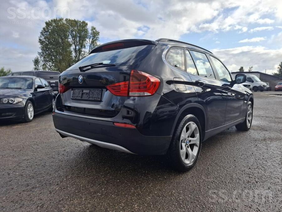 Melns BMW X1 2011 Talsi, ar dzinēja tilpumu 2.00 L un nobraukumu 171 tūkst. km par 7600 €, foto 4 vietnē AUTOMOTO.COM.LV