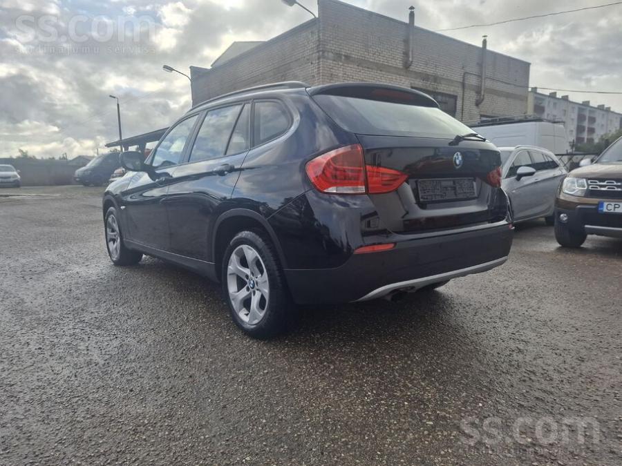 Melns BMW X1 2011 Talsi, ar dzinēja tilpumu 2.00 L un nobraukumu 171 tūkst. km par 7600 €, foto 5 vietnē AUTOMOTO.COM.LV