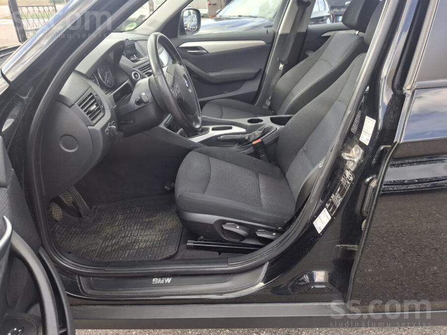 Melns BMW X1 2011 Talsi, ar dzinēja tilpumu 2.00 L un nobraukumu 171 tūkst. km par 7600 €, foto 8 vietnē AUTOMOTO.COM.LV
