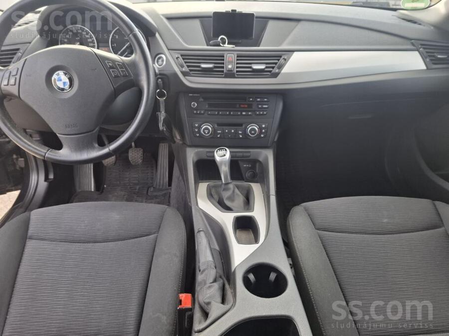 Melns BMW X1 2011 Talsi, ar dzinēja tilpumu 2.00 L un nobraukumu 171 tūkst. km par 7600 €, foto 11 vietnē AUTOMOTO.COM.LV