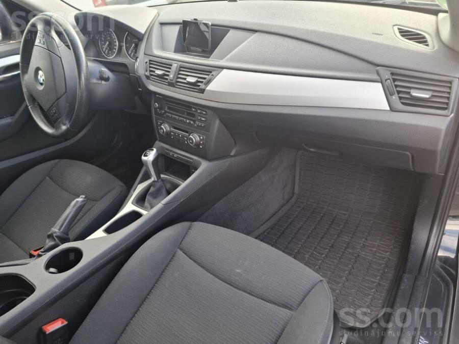 Melns BMW X1 2011 Talsi, ar dzinēja tilpumu 2.00 L un nobraukumu 171 tūkst. km par 7600 €, foto 13 vietnē AUTOMOTO.COM.LV