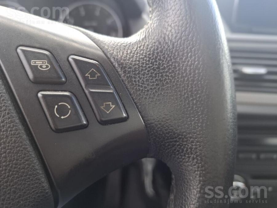 Melns BMW X1 2011 Talsi, ar dzinēja tilpumu 2.00 L un nobraukumu 171 tūkst. km par 7600 €, foto 21 vietnē AUTOMOTO.COM.LV