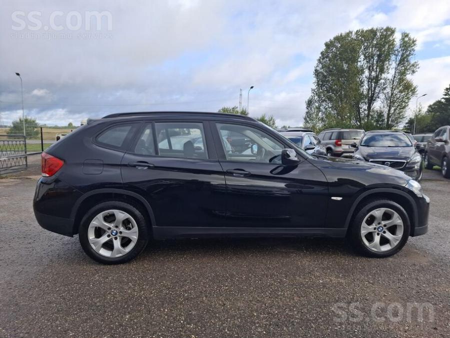 Melns BMW X1 2011 Talsi, ar dzinēja tilpumu 2.00 L un nobraukumu 171 tūkst. km par 7600 €, foto 31 vietnē AUTOMOTO.COM.LV