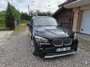 Black BMW X1 2011 in Kaunas, with an engine capacity of 2.00 L and mileage of 215 thousand km for 7600 €, photo  on AUTOMOTO.COM.LV