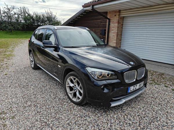Black BMW X1 2011 in Kaunas, with an engine capacity of 2.00 L and mileage of 215 thousand km for 7600 €, photo 3 on AUTOMOTO.COM.LV