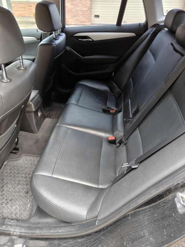Black BMW X1 2011 in Kaunas, with an engine capacity of 2.00 L and mileage of 215 thousand km for 7600 €, photo 8 on AUTOMOTO.COM.LV