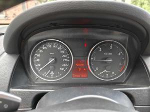 Black BMW X1 2011 in Kaunas, with an engine capacity of 2.00 L and mileage of 215 thousand km for 7600 €, photo 9 on AUTOMOTO.COM.LV
