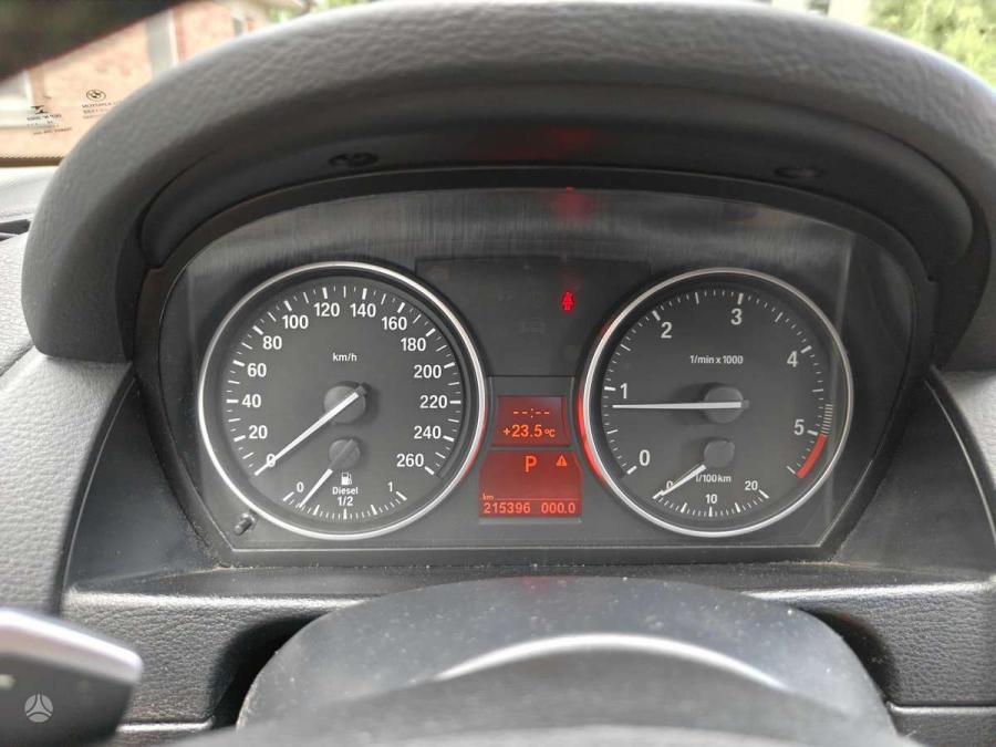 Black BMW X1 2011 in Kaunas, with an engine capacity of 2.00 L and mileage of 215 thousand km for 7600 €, photo 9 on AUTOMOTO.COM.LV