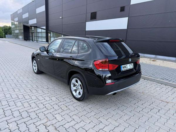 BMW X1 2011 in Panevezys on AUTOMOTO.COM.LV Black BMW X1 2011 in Panevezys, with an engine capacity of 2.00 L and mileage of 263 thousand km for 5500 €, photo 7 on AUTOMOTO.COM.LV