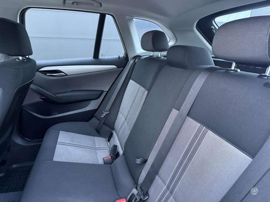 Black BMW X1 2011 in Panevezys, with an engine capacity of 2.00 L and mileage of 263 thousand km for 5500 €, photo 19 on AUTOMOTO.COM.LV
