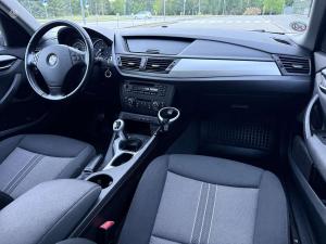 Black BMW X1 2011 in Panevezys, with an engine capacity of 2.00 L and mileage of 263 thousand km for 5500 €, photo 22 on AUTOMOTO.COM.LV