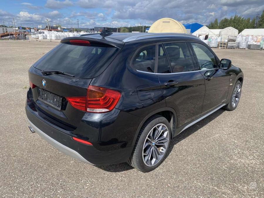Melns BMW X1 2011 Kauņa, ar dzinēja tilpumu 2.00 L un nobraukumu 220 tūkst. km par 6950 €, foto 4 vietnē AUTOMOTO.COM.LV
