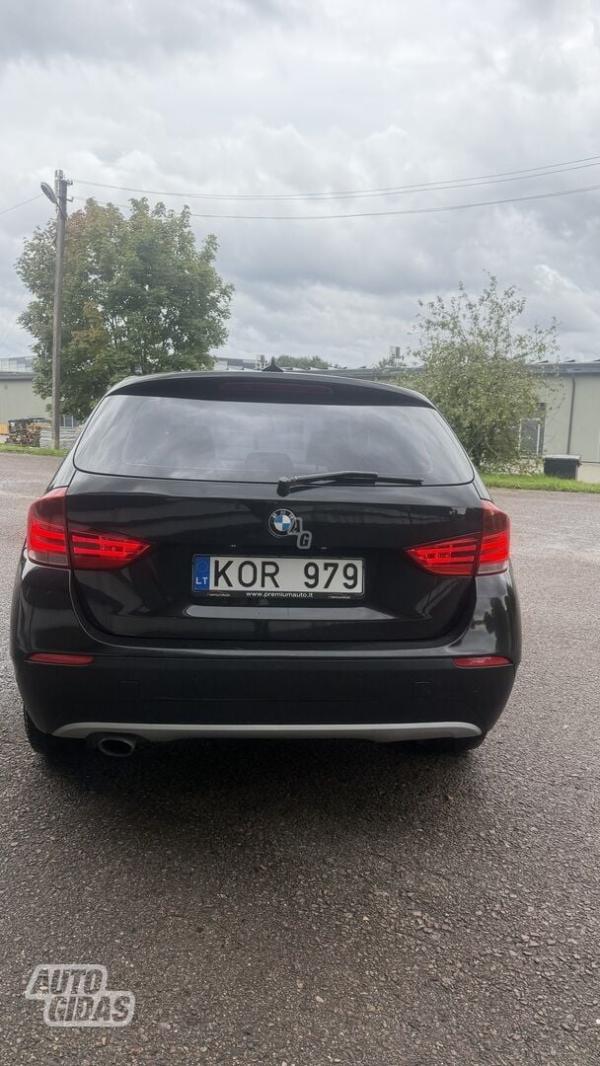 Black BMW X1 2011 in Vilnius, with an engine capacity of 2.00 L and mileage of 290 thousand km for 5500 €, photo 5 on AUTOMOTO.COM.LV