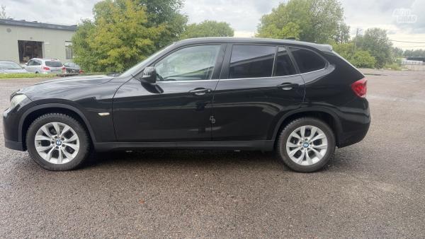 Black BMW X1 2011 in Vilnius, with an engine capacity of 2.00 L and mileage of 290 thousand km for 5500 €, photo 7 on AUTOMOTO.COM.LV