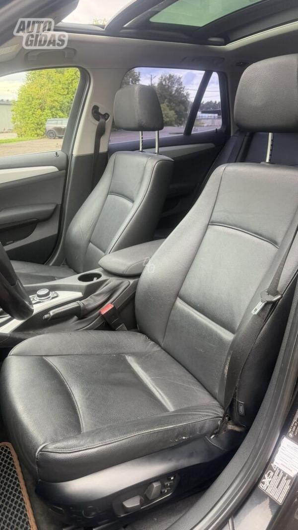 Black BMW X1 2011 in Vilnius, with an engine capacity of 2.00 L and mileage of 290 thousand km for 5500 €, photo 11 on AUTOMOTO.COM.LV