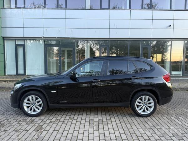 Black BMW X1 2011 in Tukums, with an engine capacity of 2.00 L and mileage of 333 thousand km for 6750 €, photo 7 on AUTOMOTO.COM.LV