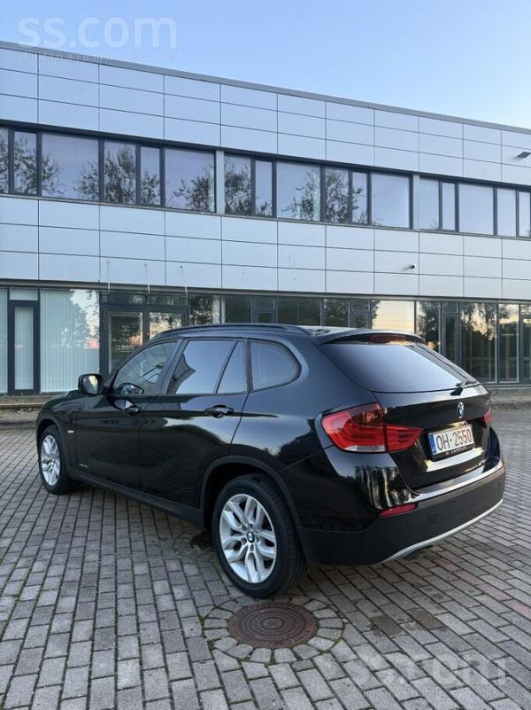 Black BMW X1 2011 in Tukums, with an engine capacity of 2.00 L and mileage of 333 thousand km for 6750 €, photo 9 on AUTOMOTO.COM.LV