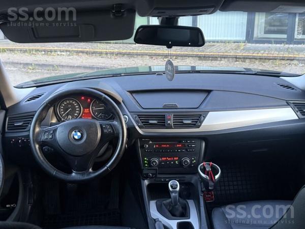 Black BMW X1 2011 in Tukums, with an engine capacity of 2.00 L and mileage of 333 thousand km for 6750 €, photo 10 on AUTOMOTO.COM.LV