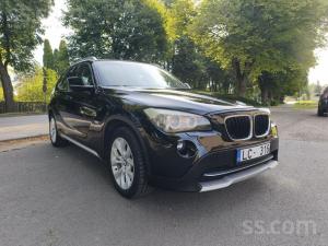 Black BMW X1 2011 in Cesis, with an engine capacity of 2.00 L and mileage of 262 thousand km for 6900 €, photo 4 on AUTOMOTO.COM.LV