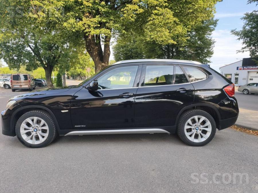 Black BMW X1 2011 in Cesis, with an engine capacity of 2.00 L and mileage of 262 thousand km for 6900 €, photo 5 on AUTOMOTO.COM.LV