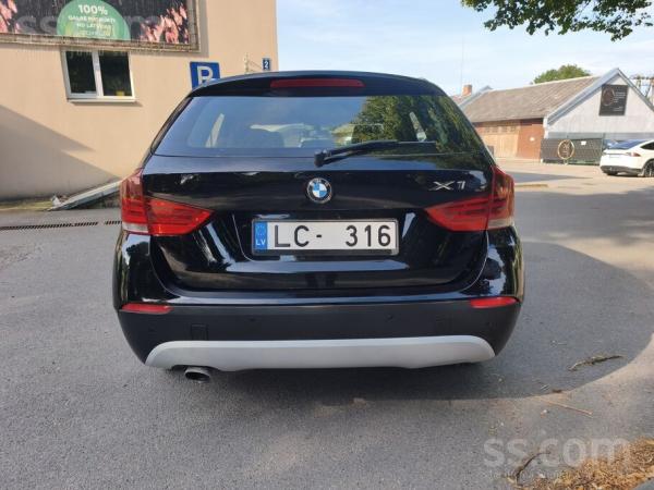 Melns BMW X1 2011 Cēsis, ar dzinēja tilpumu 2.00 L un nobraukumu 262 tūkst. km par 6900 €, foto 8 vietnē AUTOMOTO.COM.LV