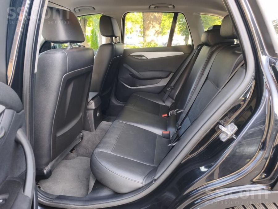 Black BMW X1 2011 in Cesis, with an engine capacity of 2.00 L and mileage of 262 thousand km for 6900 €, photo 15 on AUTOMOTO.COM.LV