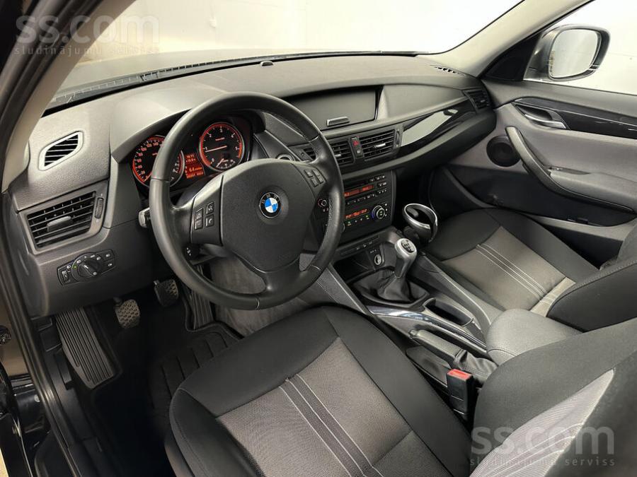 Melns BMW X1 2011 Jūrmala, ar dzinēja tilpumu 2.00 L un nobraukumu 286 tūkst. km par 5650 €, foto 17 vietnē AUTOMOTO.COM.LV