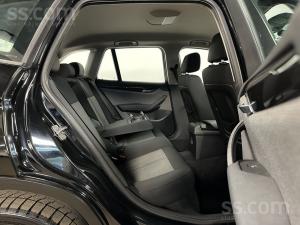 Melns BMW X1 2011 Jūrmala, ar dzinēja tilpumu 2.00 L un nobraukumu 286 tūkst. km par 5650 €, foto 23 vietnē AUTOMOTO.COM.LV