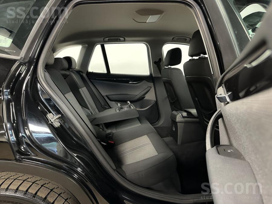 Melns BMW X1 2011 Jūrmala, ar dzinēja tilpumu 2.00 L un nobraukumu 286 tūkst. km par 5650 €, foto 23 vietnē AUTOMOTO.COM.LV